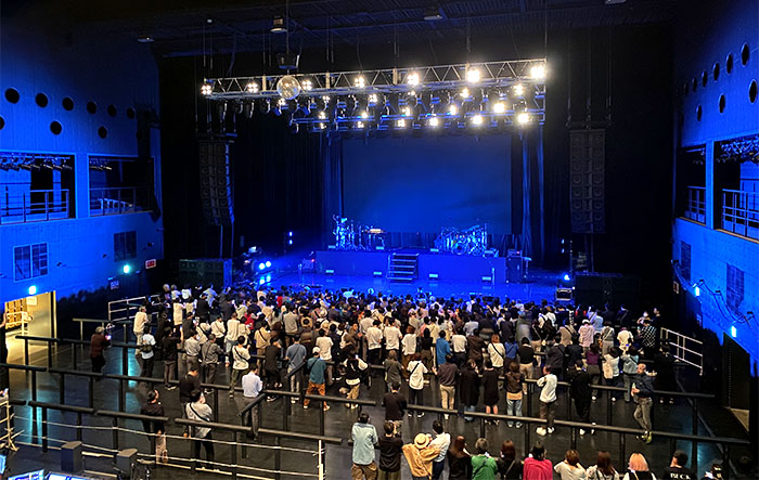 Zepp Namba2階席の座席の見え方(最前列から最後列まで) | 日曜、午後、六時半。
