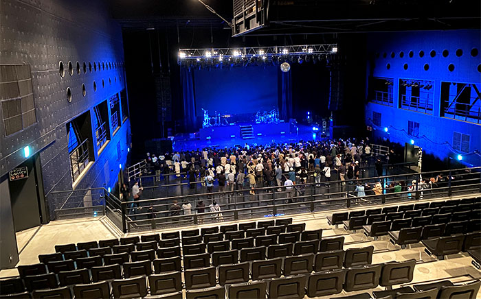 Zepp Namba2階席の座席の見え方(最前列から最後列まで) | 日曜、午後、六時半。